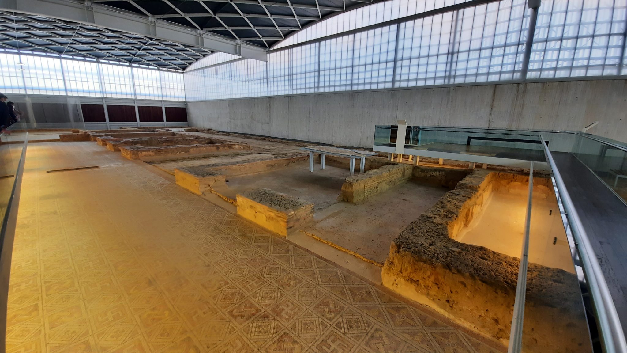 LA VILLA ROMANA DE LA OLMEDA: MOSAICOS Y TERMAS EN PALENCIA — VIATOR IMPERI