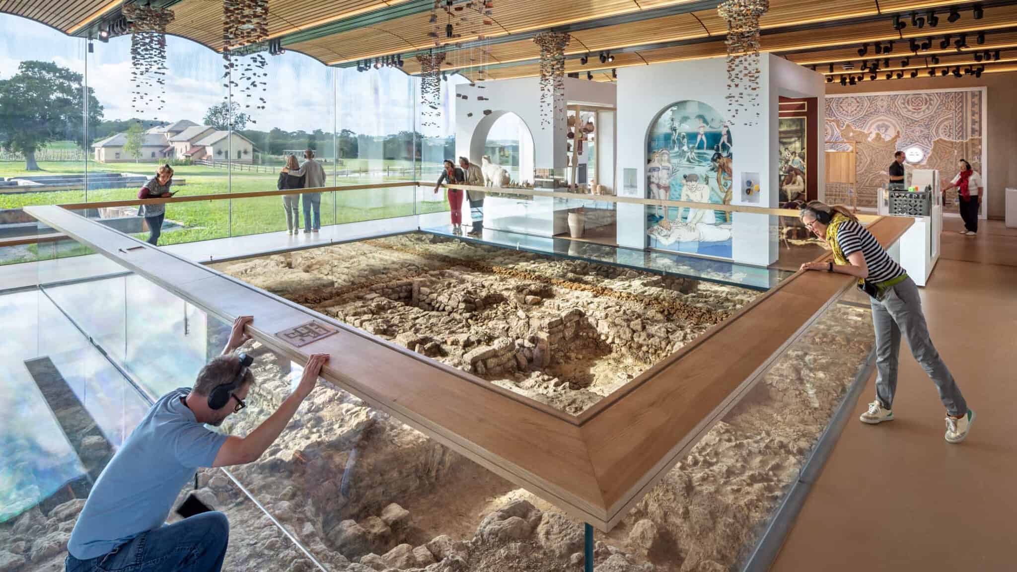 THE NEWT Y VILLA VENTORUM — VIATOR IMPERI