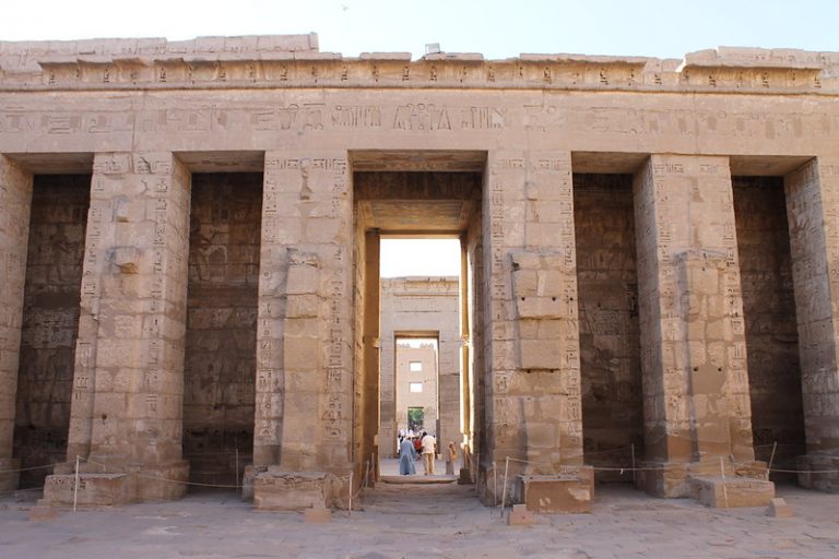 Medinet Habu. El templo de Ramsés III — VIATOR IMPERI