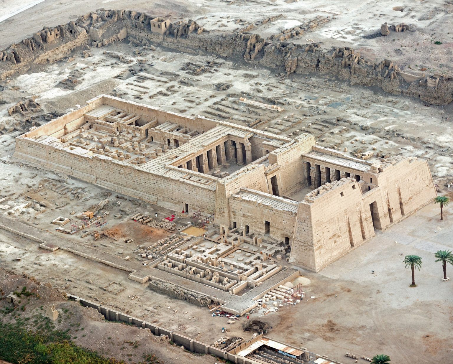 Medinet Habu. El templo de Ramsés III - VIATOR IMPERI